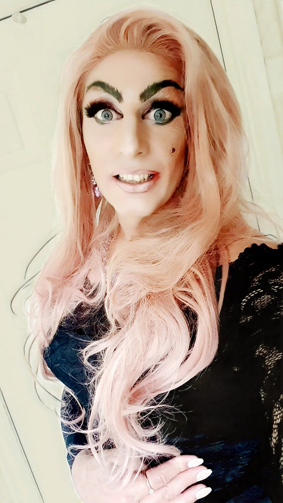 Shmile | Ooh the joy of being your sexy girlfriend..💜💜 | Sienna-Louise ...