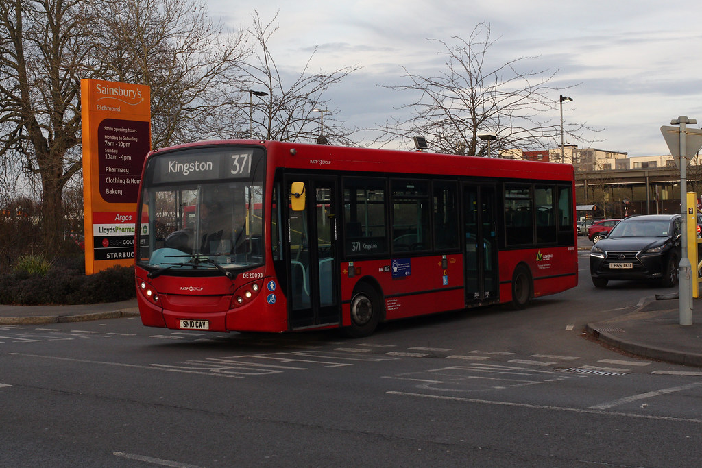 DE20093, SN10CAV, Route 371, Richmond Manor Circus | Flickr