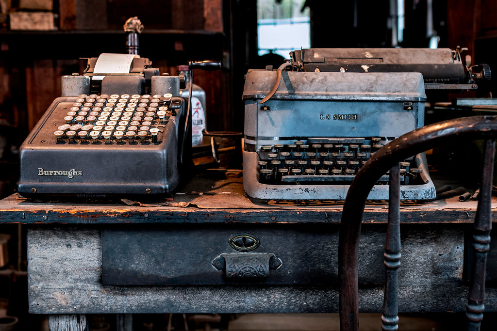 Office Desk | The adding machine and typewriter on the desk … | Flickr