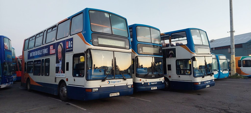 Stagecoach Lincolnshire 18043 18392 & 18022 at Lincoln dep… | Flickr