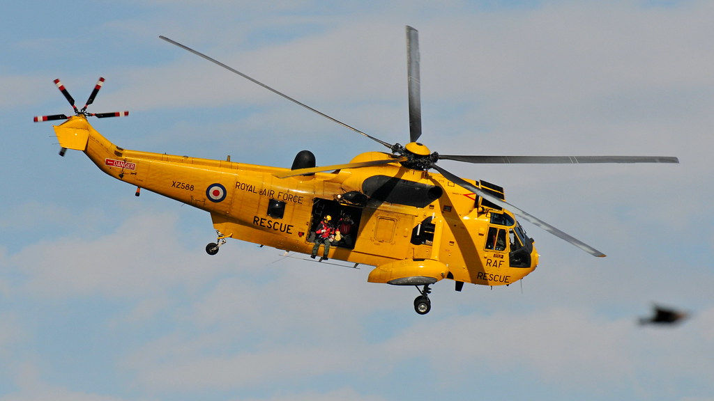 RAF Sea King HAR.3 XZ588 flies at Leuchars and some Crewme… | Flickr