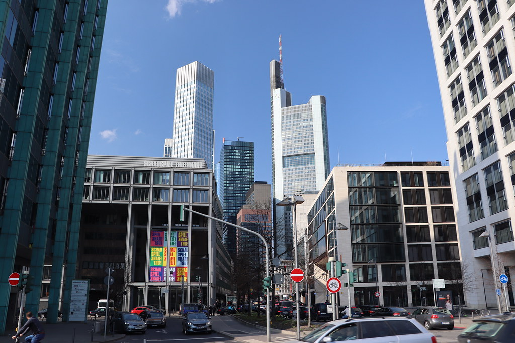 079 2022-03-20 Frankfurt - Hofstraße | Kim Brodersen | Flickr