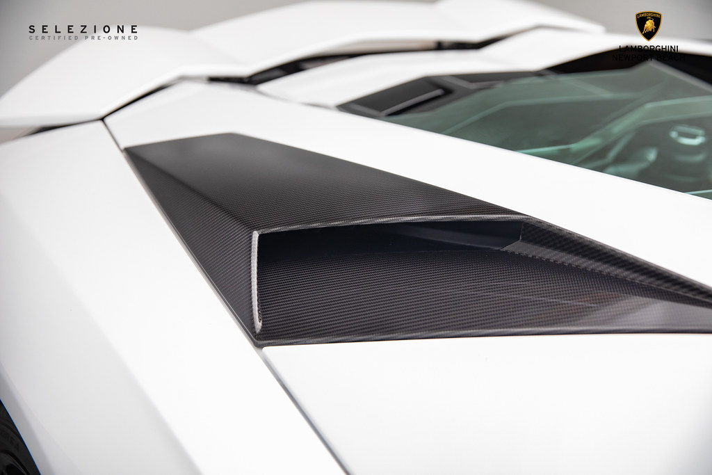 2022 "Bianco Opalis" Lamborghini Aventador Ultimae | Flickr