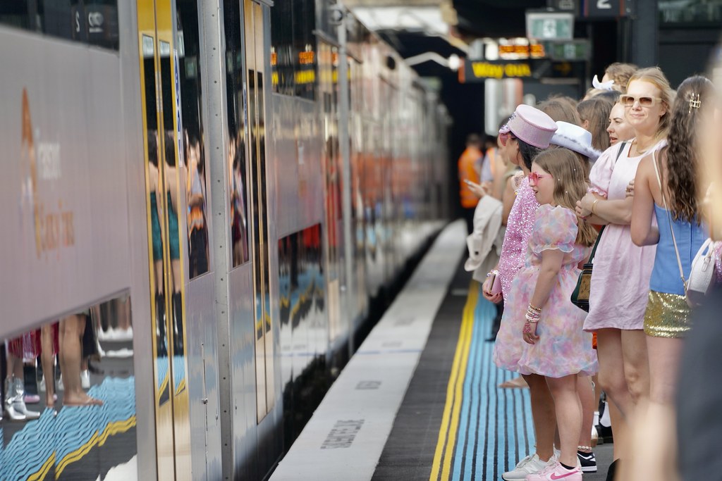 about to board a Tay-Tay Express | our train from Redfern wa… | Flickr