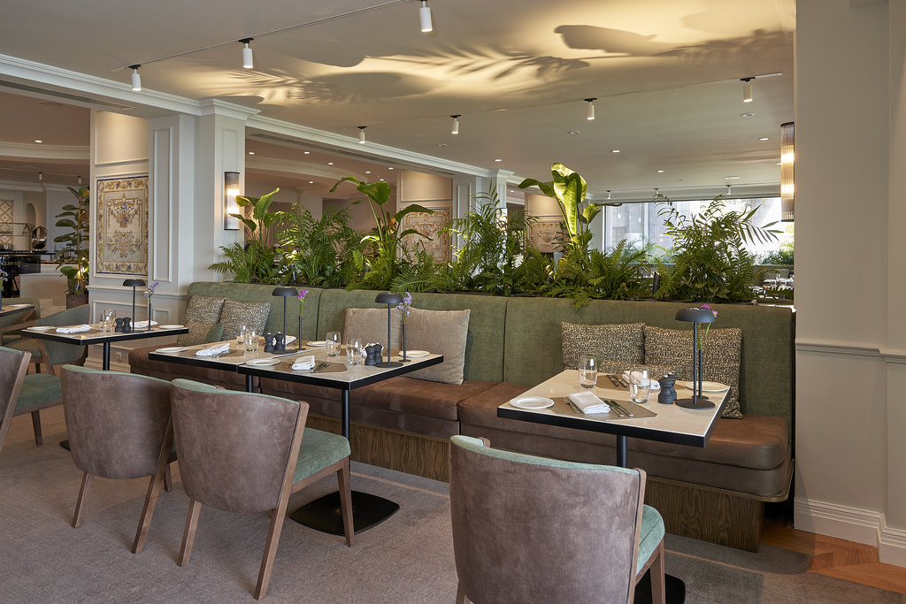 hotel THE CLIFF BAY . Rose Garden Restaurant