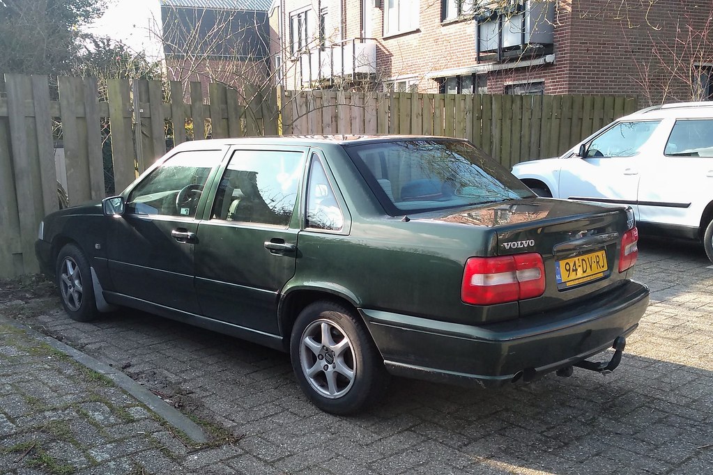 2000 Volvo S70 | The Volvo S70 was built from 1996 until 200… | Flickr