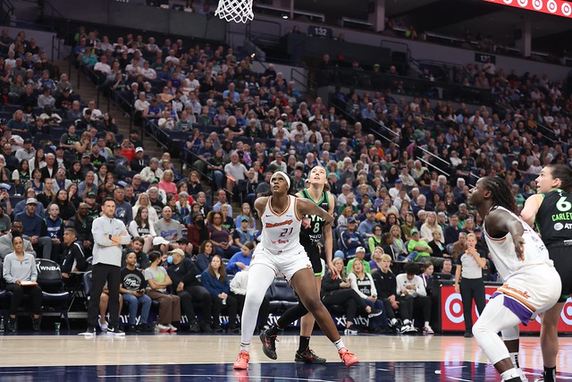 Intense Moment: Lynx and Mercury Clash in Thrilling WNBA Match at Target Center