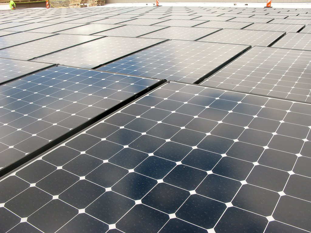 UTEP Swimming & Fitness Solar PV System | 108 KW PV System i… | Flickr