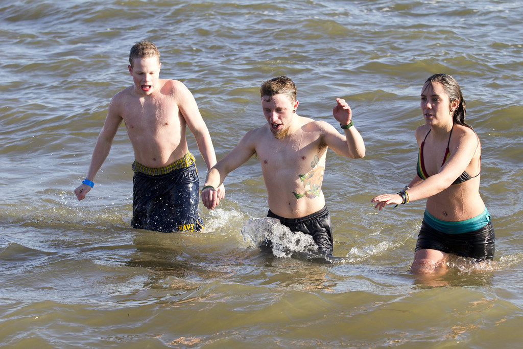 Polar Bear Plunge Annapolis 2012: Trio Enter Cold Chesapeake Bay Water During MSP Fundraiser
