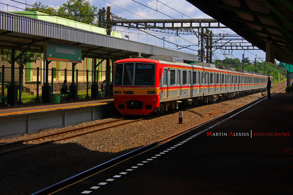 KRL Tokyo Metro (TM 05) series masuk Stasiun Jurang Mangu | Flickr
