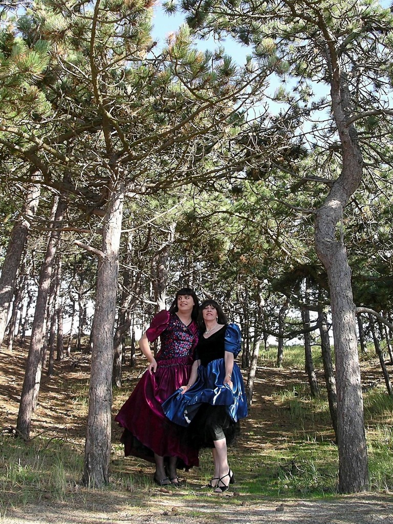 Exciting | Being outdoor with a friend in pretty dresses in … | Flickr