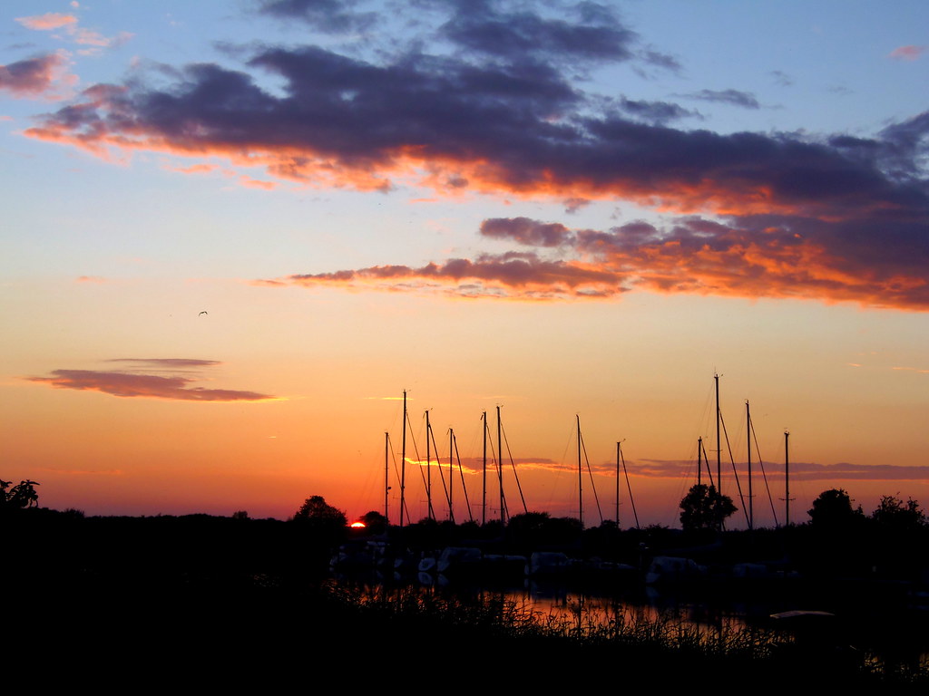 Summer Sun down / Happy Wednesday Sunset ! - a photo on Flickriver