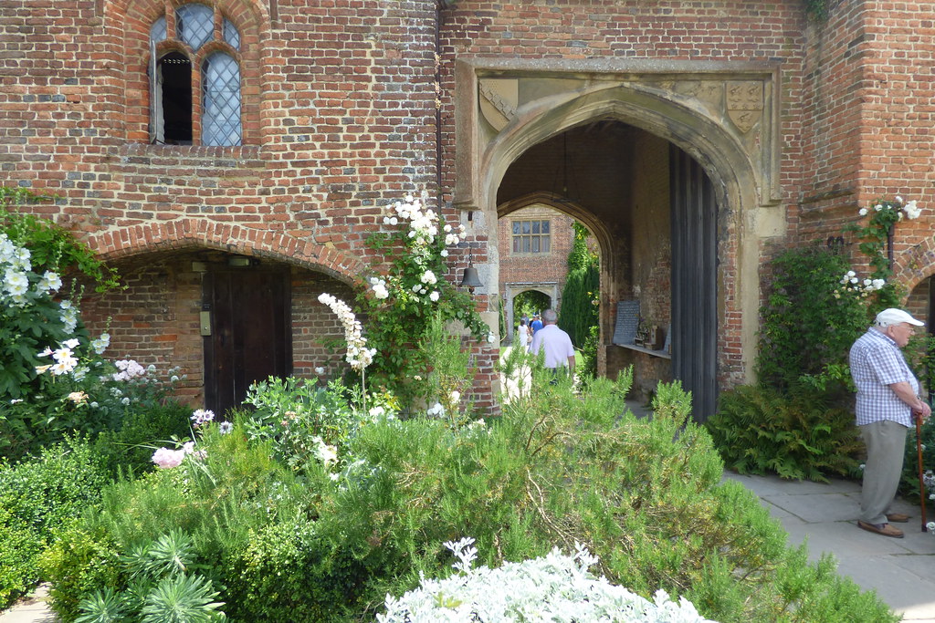 Sissinghurst Castle & Gardens NT | SISSINGHURST CASTLE The p… | Flickr