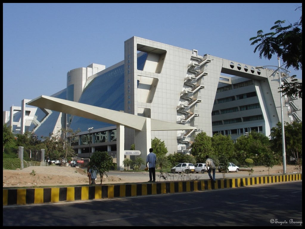 Cyber Gateway | A most unusual and hi-tech office building i… | Flickr